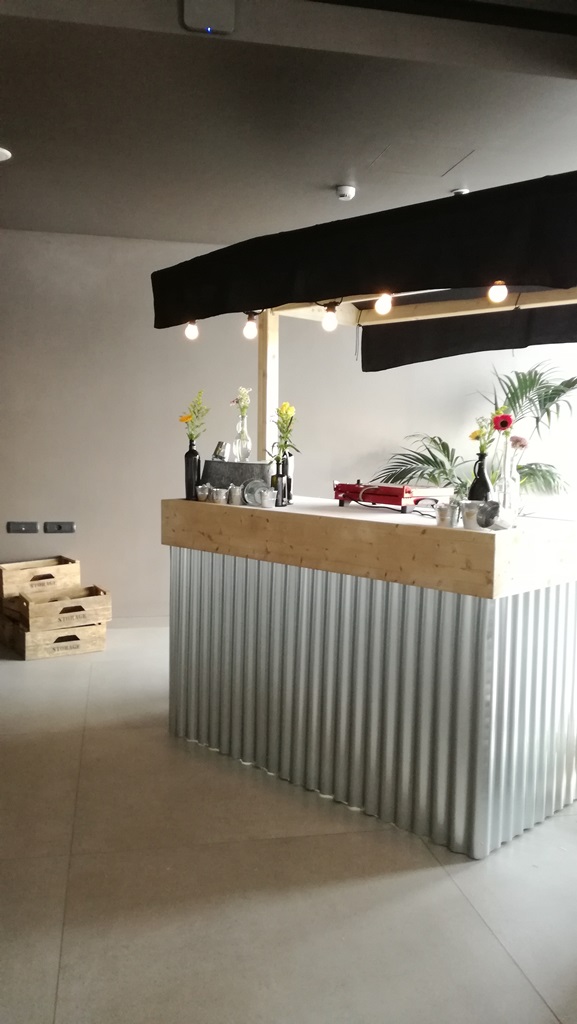 Noleggio bancarella in legno - oltreilgiardino